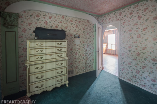 Toronto's Weirdest House | Toronto Castle House | Unique Homes ...