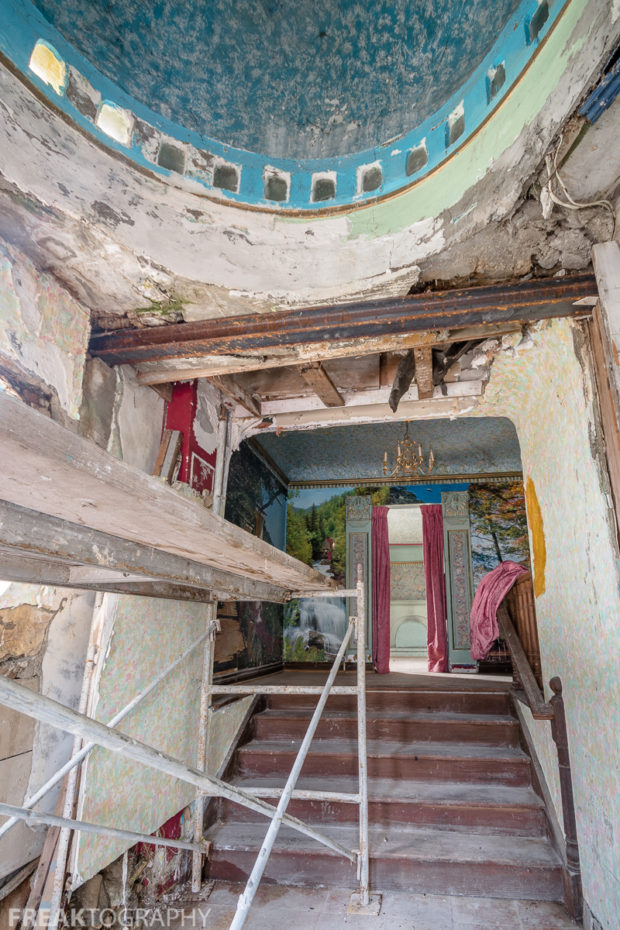 Toronto's Weirdest House | Toronto Castle House | Unique Homes ...