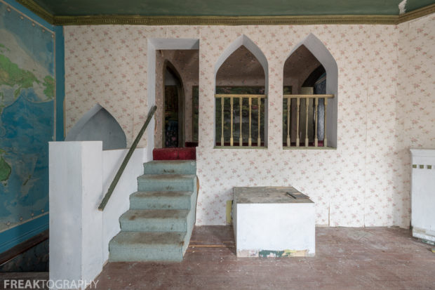 Toronto's Weirdest House | Toronto Castle House | Unique Homes ...