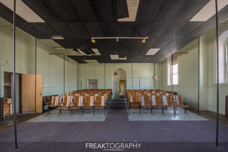 Exploring a Historic Abandoned Jail and Courthouse