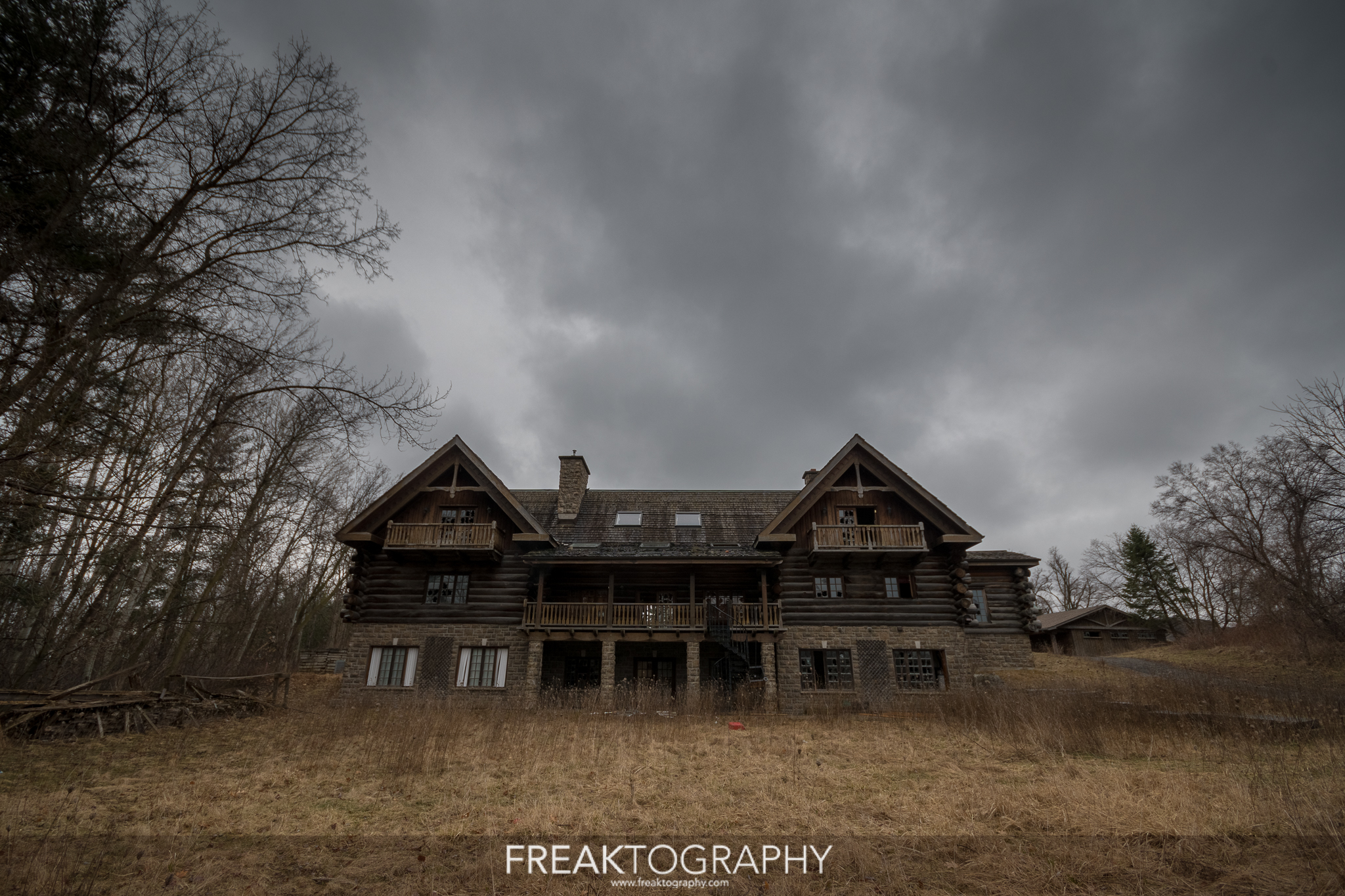 Abandoned Mansion Log Home Home | Urban Exploring | Vernosa Drive ...