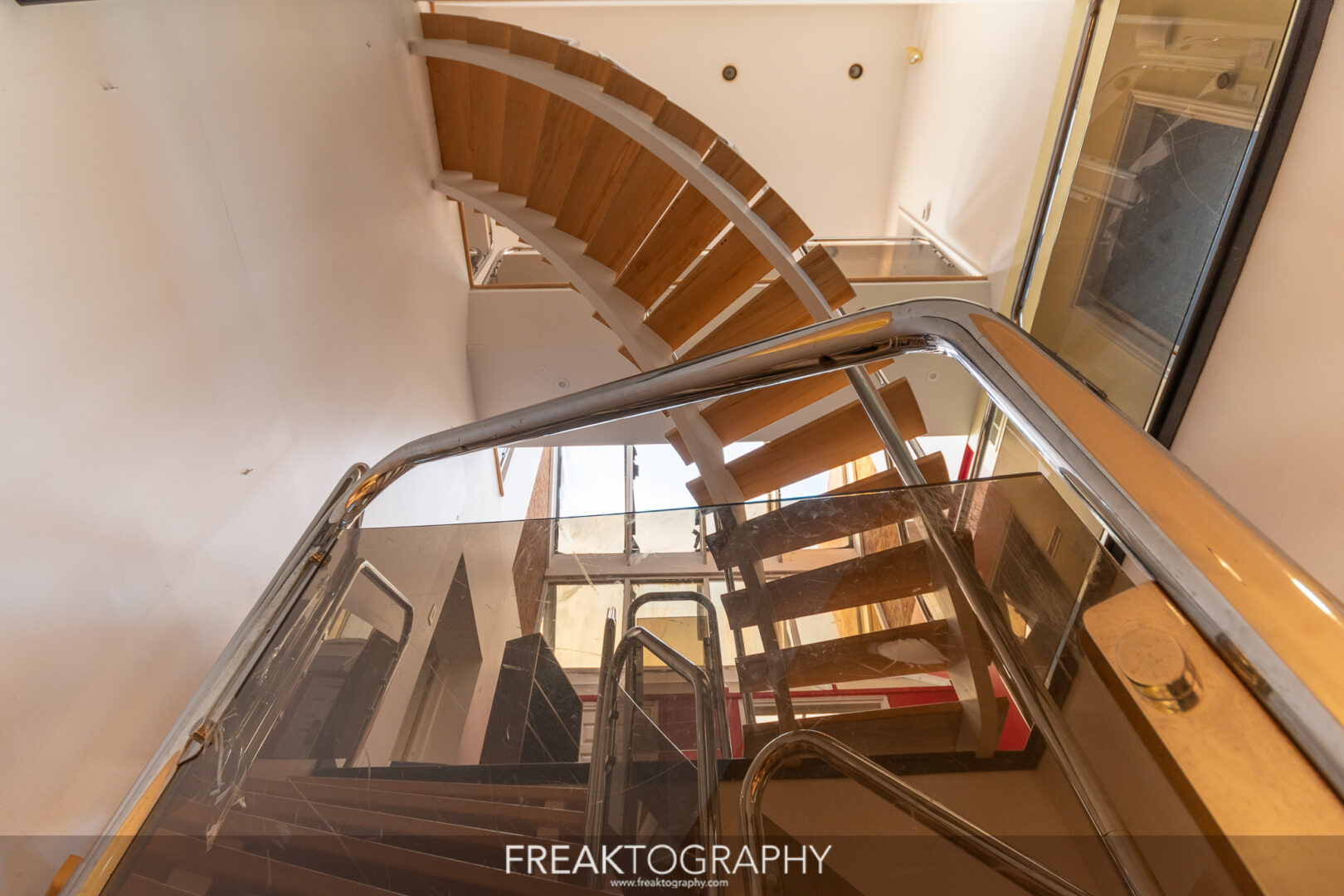 Exploring an Abandoned 8 Million Dollar Mansion 360 Degree Interactive ...