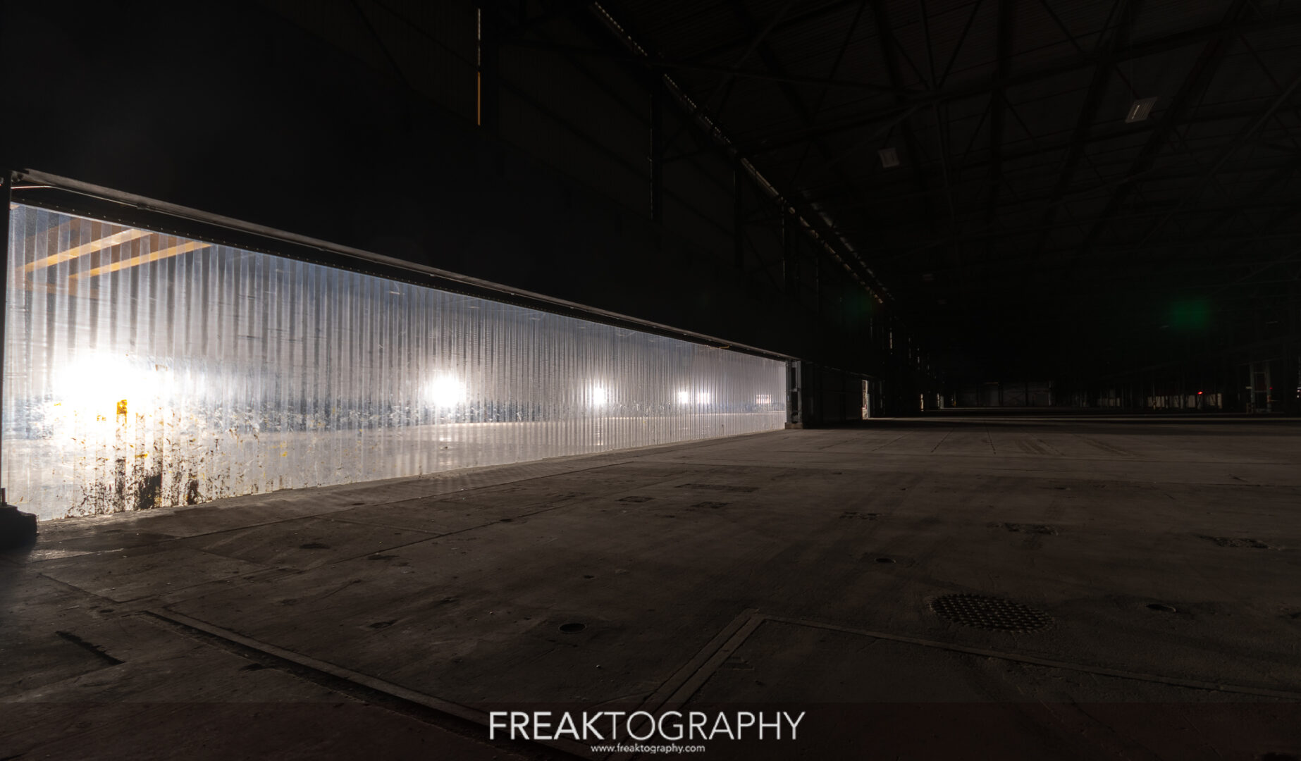 Freaktography Explores an Abandoned Factory