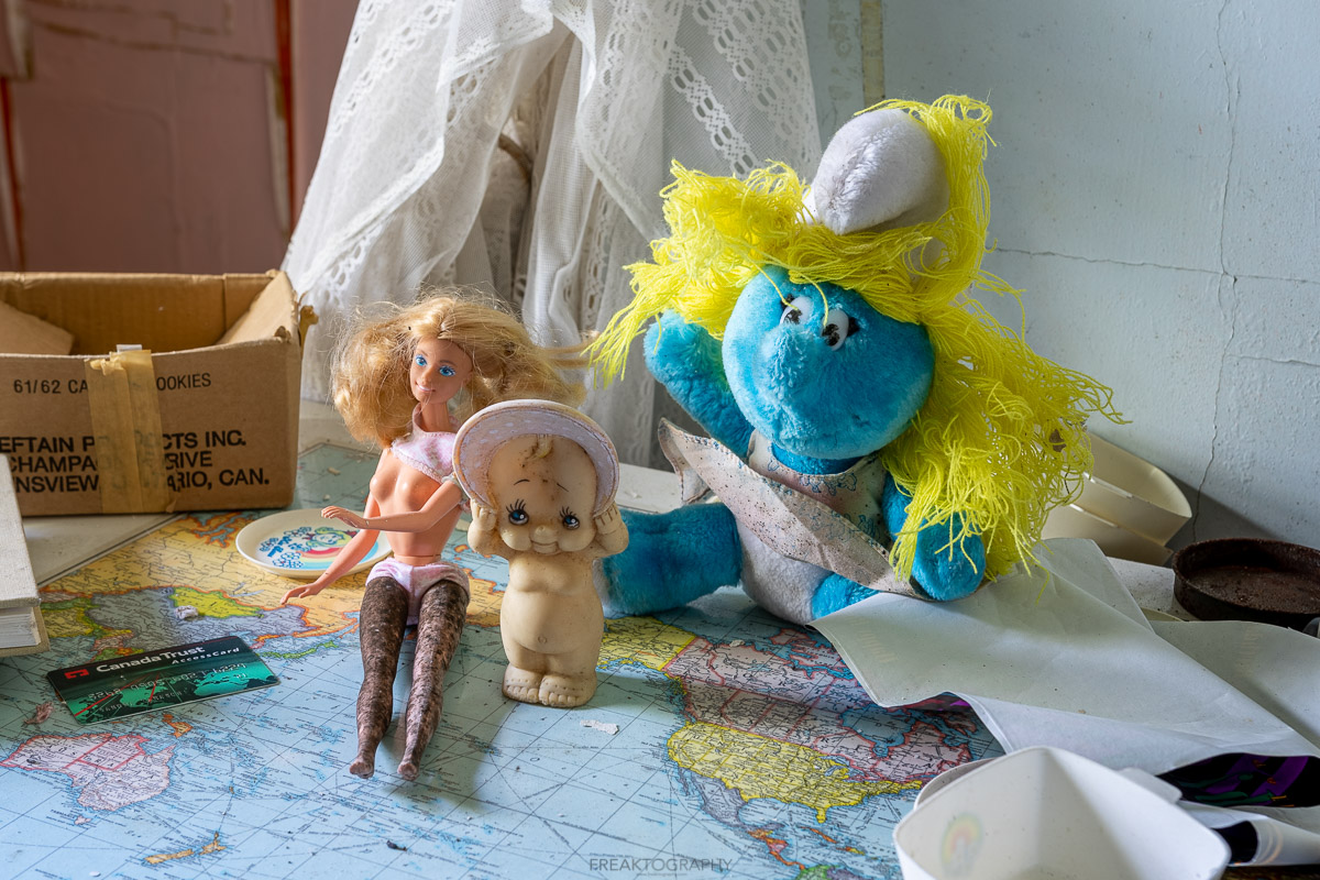The Abandoned House of Toys | Abandoned Retro Toy Time Capsule ...