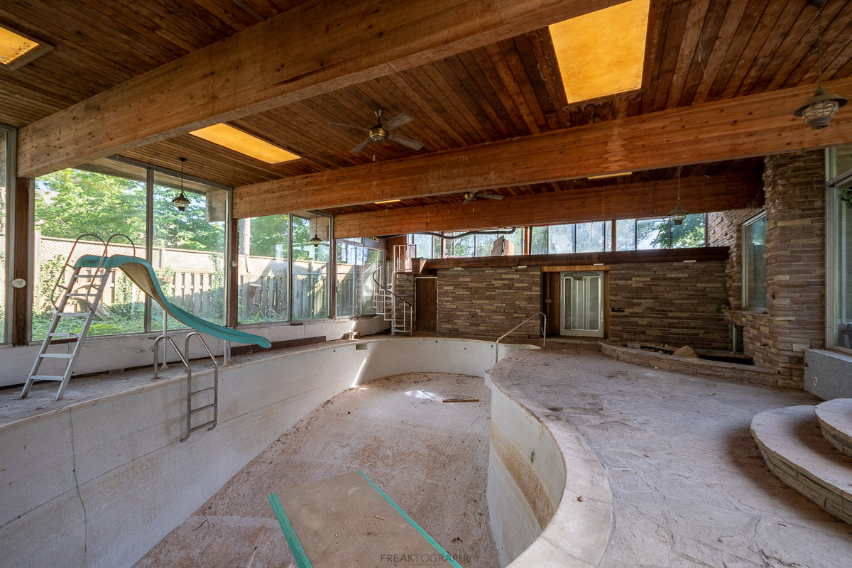 Abandoned 1970s Funky Retro Mansion