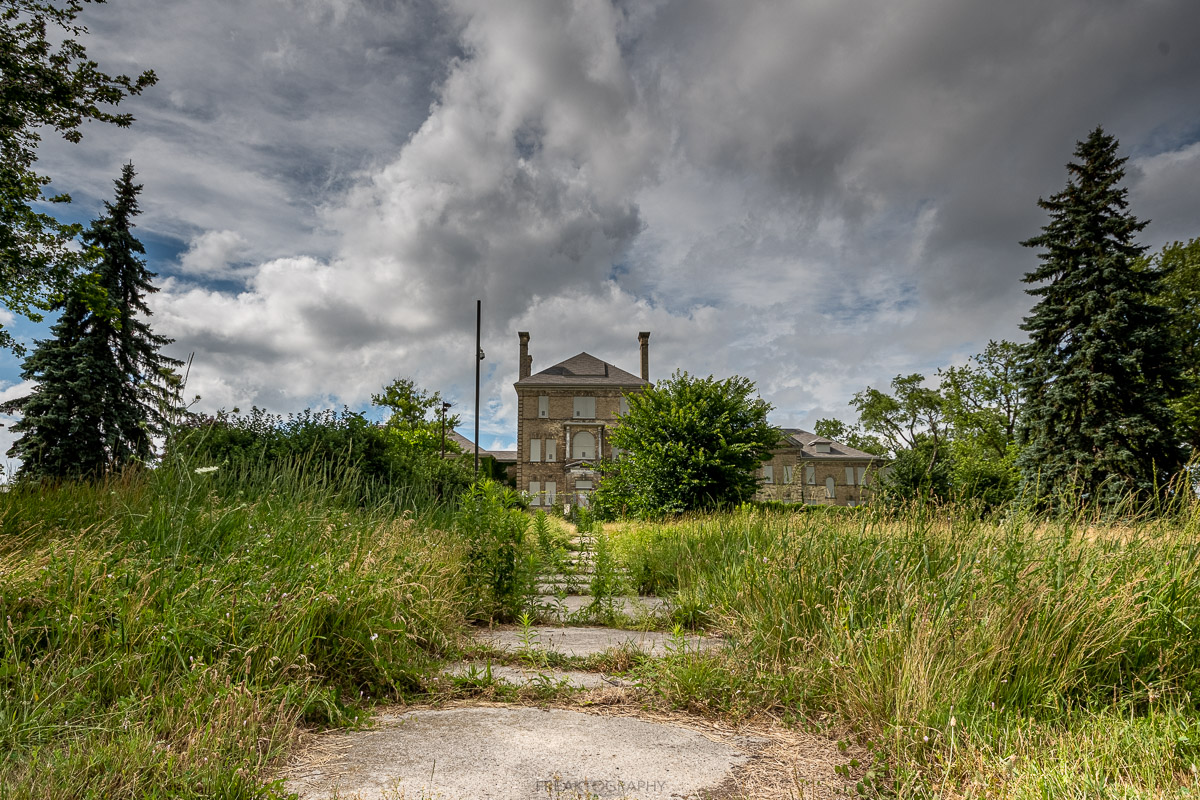 Exploring the Abandoned London Asylum for the Insane