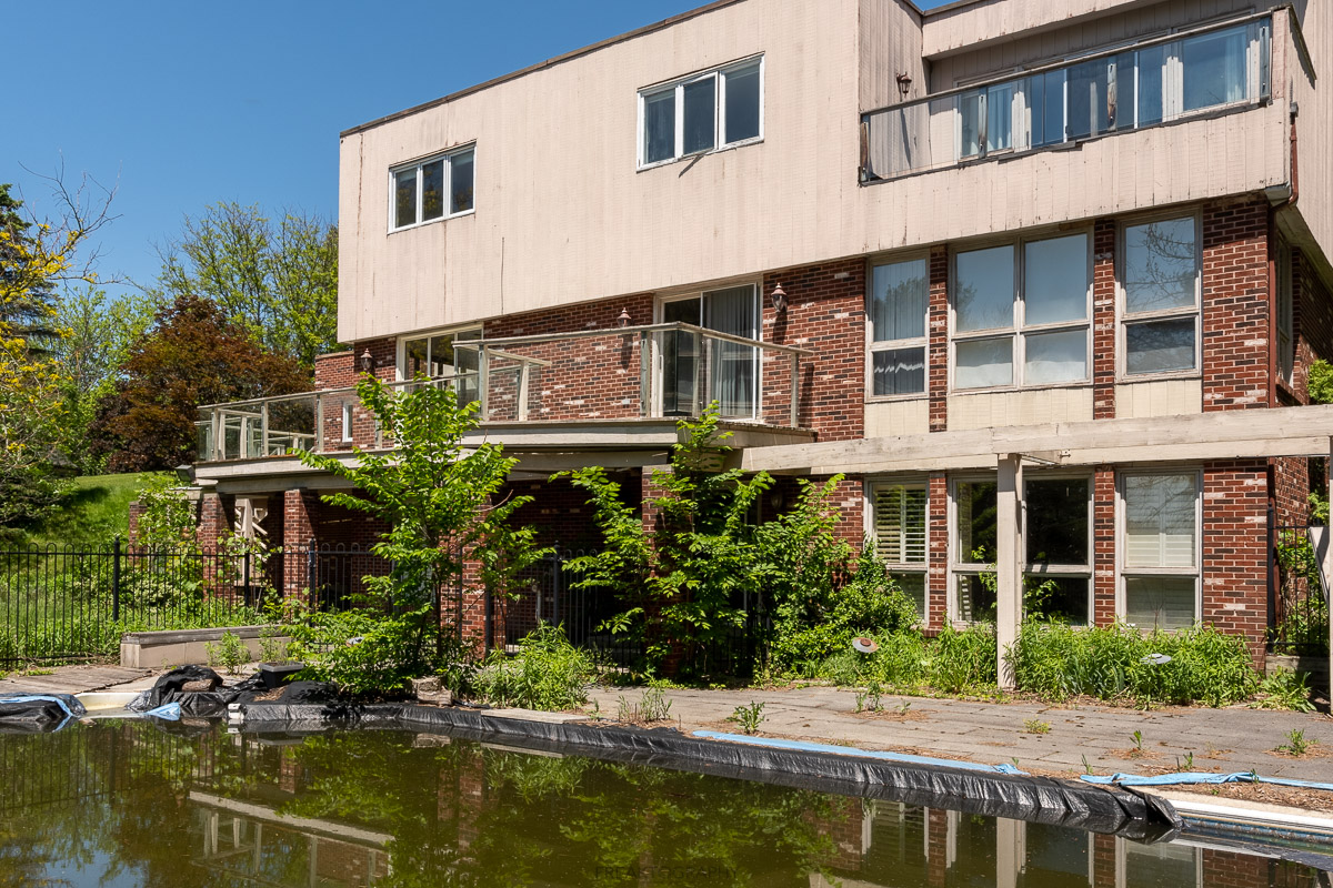 Vacant 1970s Style Mansion