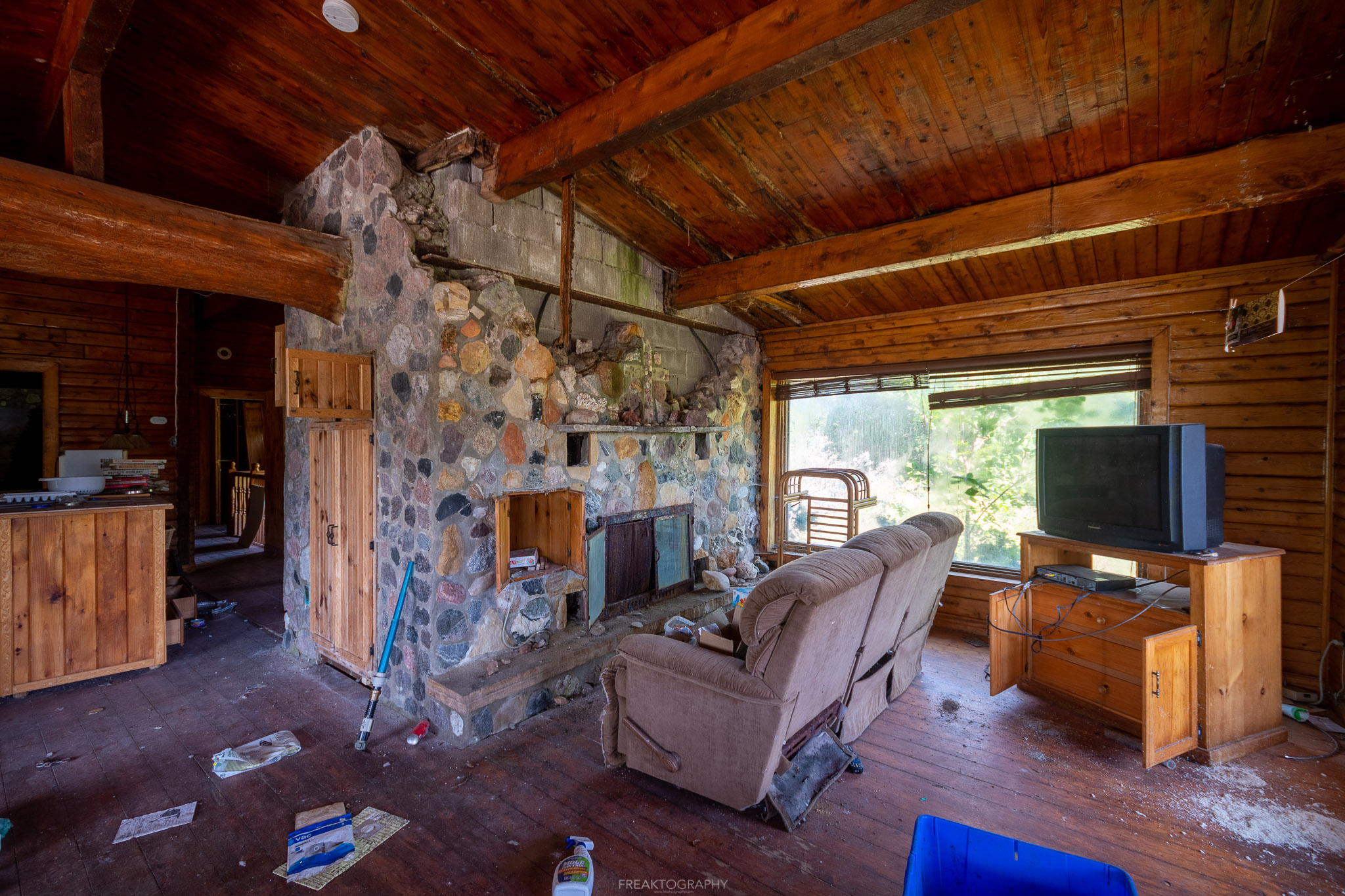 Strange Abandoned Ranch House | FREAKTOGRAPHY