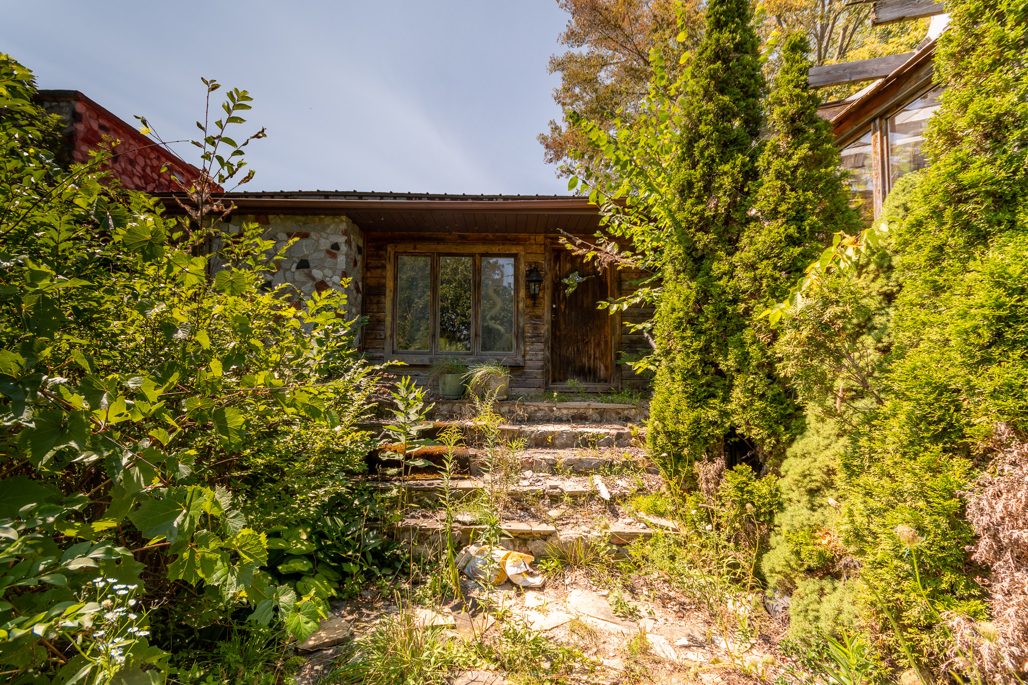 Strange Abandoned Ranch House | FREAKTOGRAPHY