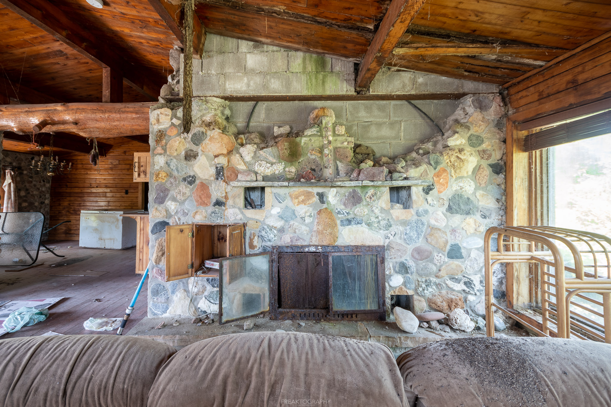 Strange Abandoned Ranch House | FREAKTOGRAPHY