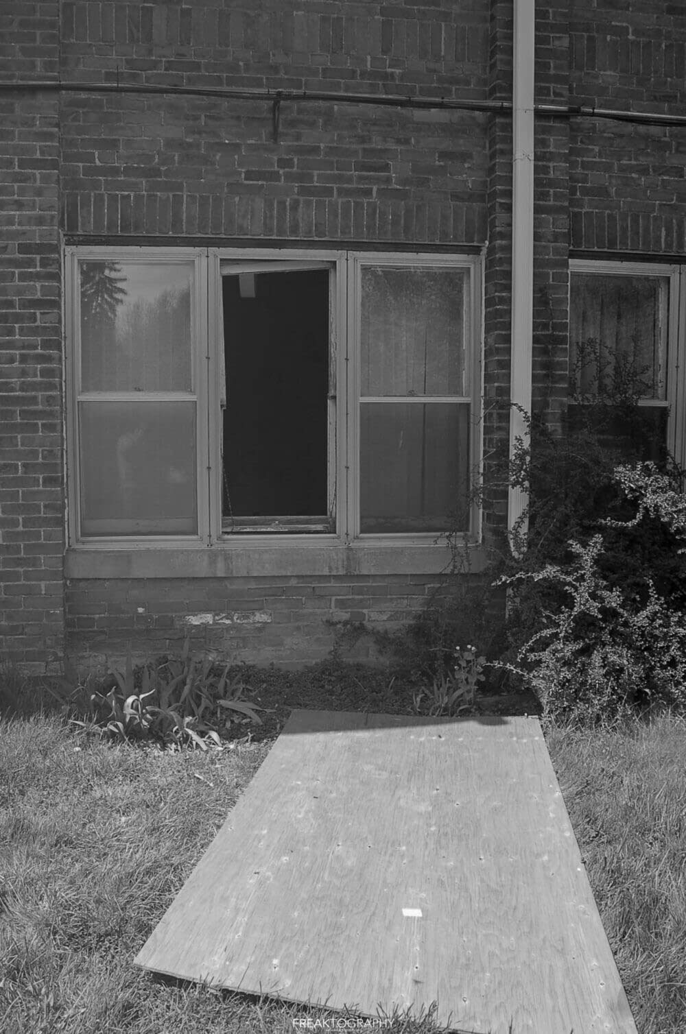 Abandoned Chedoke Hospital Hamilton | FREAKTOGRAPHY